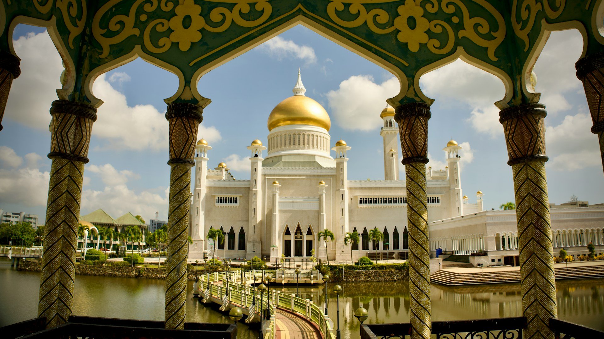 Brunei Culture & Travel Tips 2025: Food, Safety & Insider Secrets ...